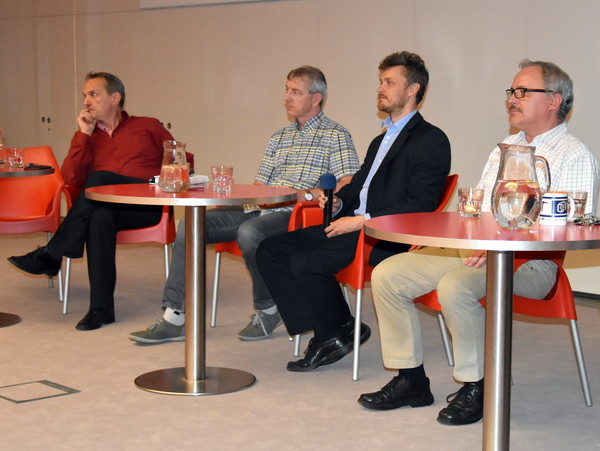 Vedení přírodovědecké fakulty diskutovalo s akademickou obcí nejen o ...